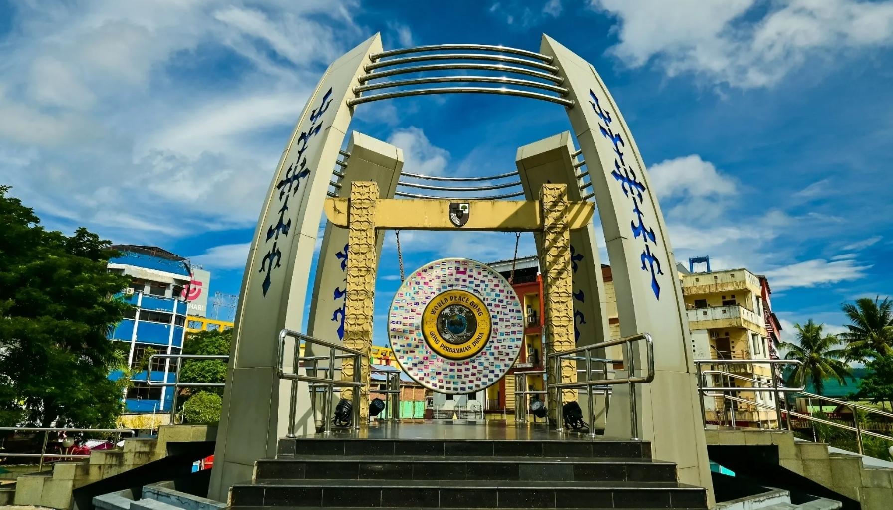 Monumen Gong Perdamaian Dunia: Simbol Harmoni dan Harapan - Jejak Maluku